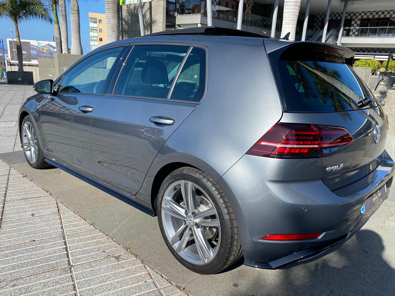 VOLKSWAGEN GOLF 1.5 TSI 150CV R-LINE 2020 KM0 A ESTRENAR | Special Cars
