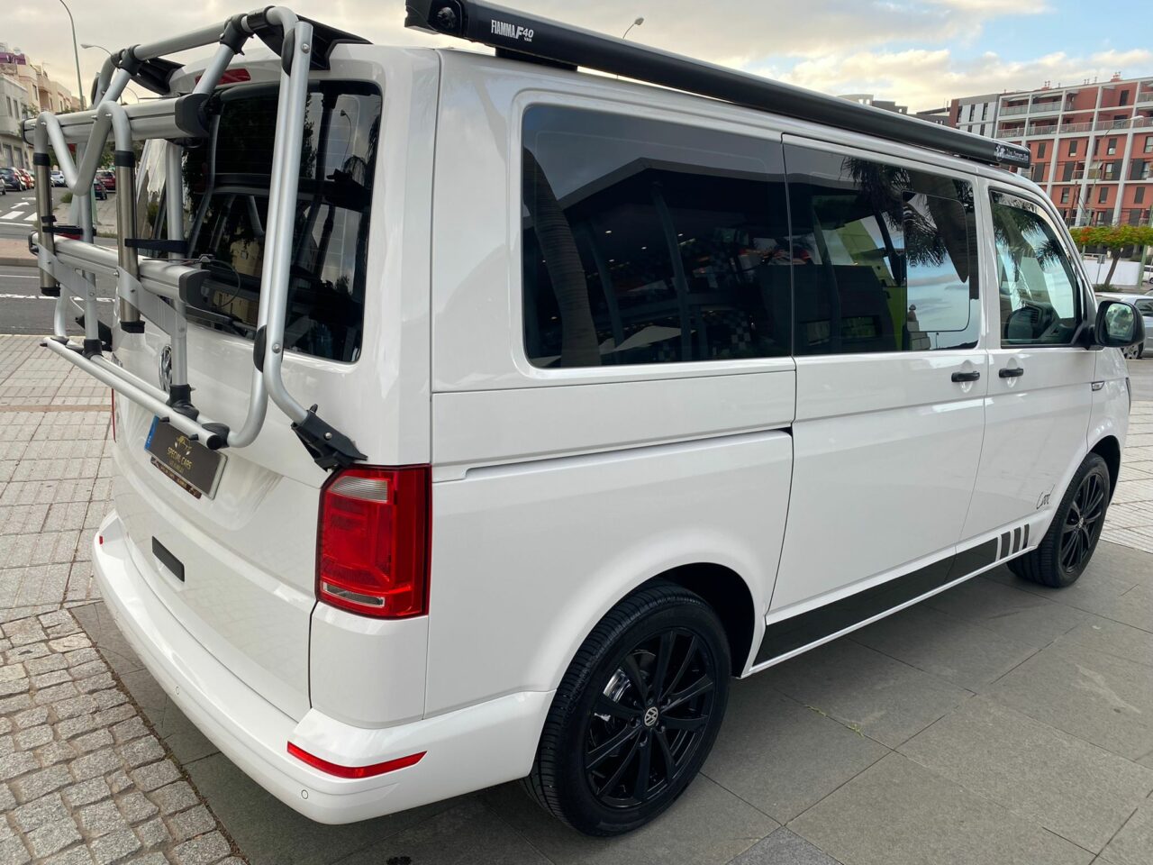 VOLKSWAGEN MULTIVAN 2.0TDI T6 CAMPER FULL COOL EDITION 2019 | Special Cars